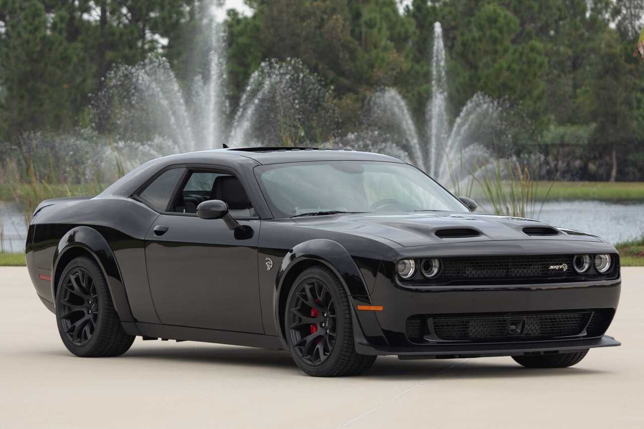 Dodge Challenger Hellcat Black
